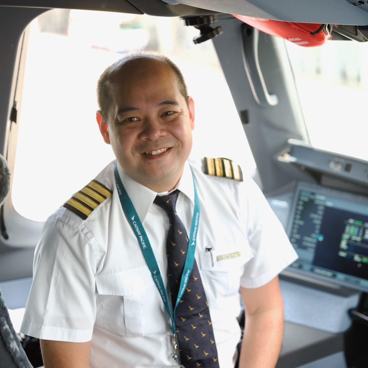 Geoffrey Lui ’95 – Aviation, Cathay Pacific, and Kai Tak Tribute Flight ...